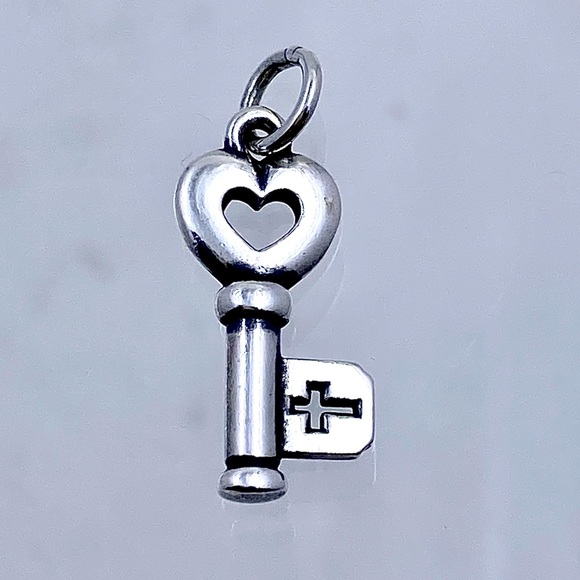 James Avery | Jewelry | James Avery Retired Sterling Love Heart Key Of ...